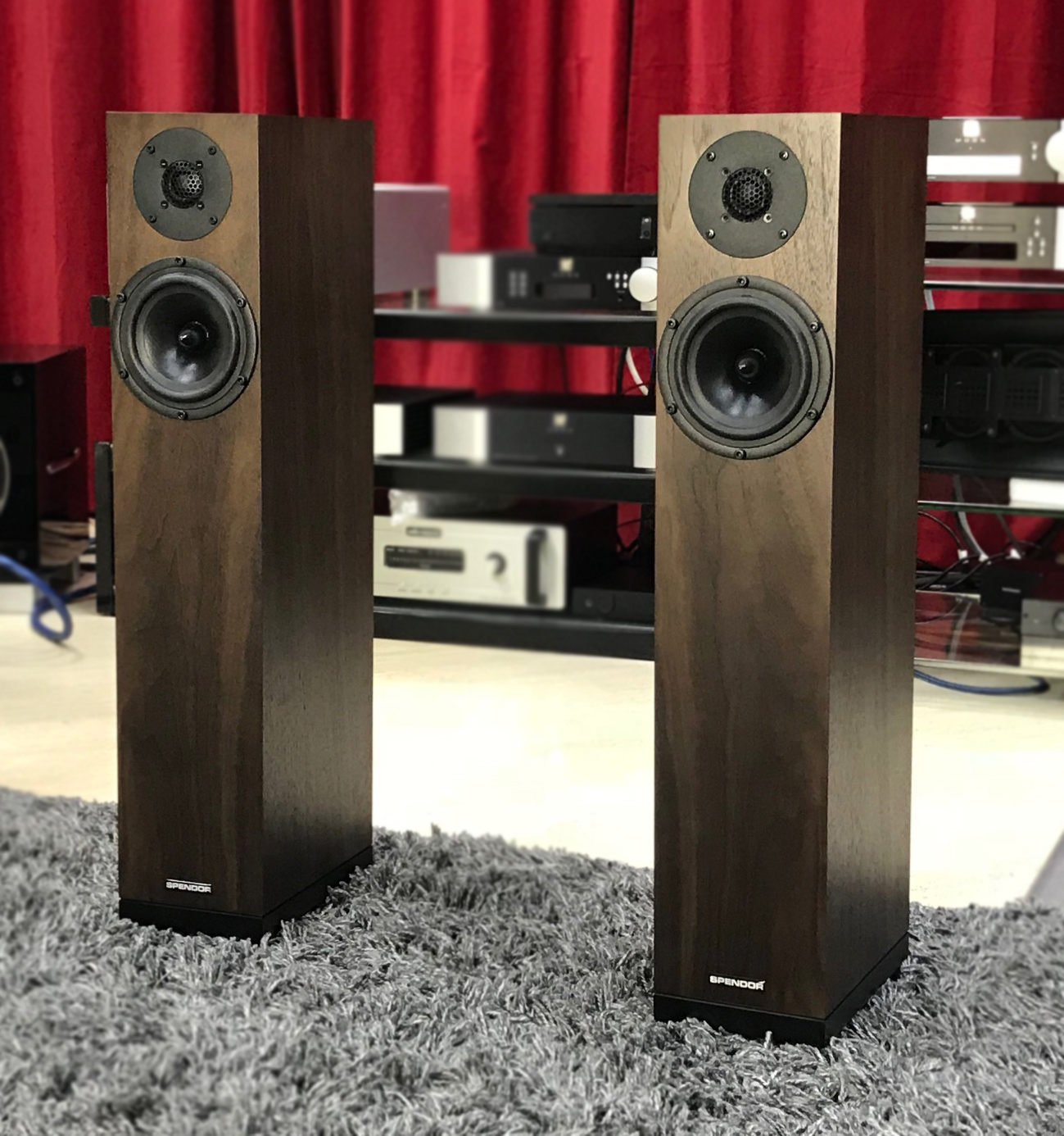Altavoces Spendor A2 más amplificador integrado con DAC Cyrus ONE HD | Audiorema deCine